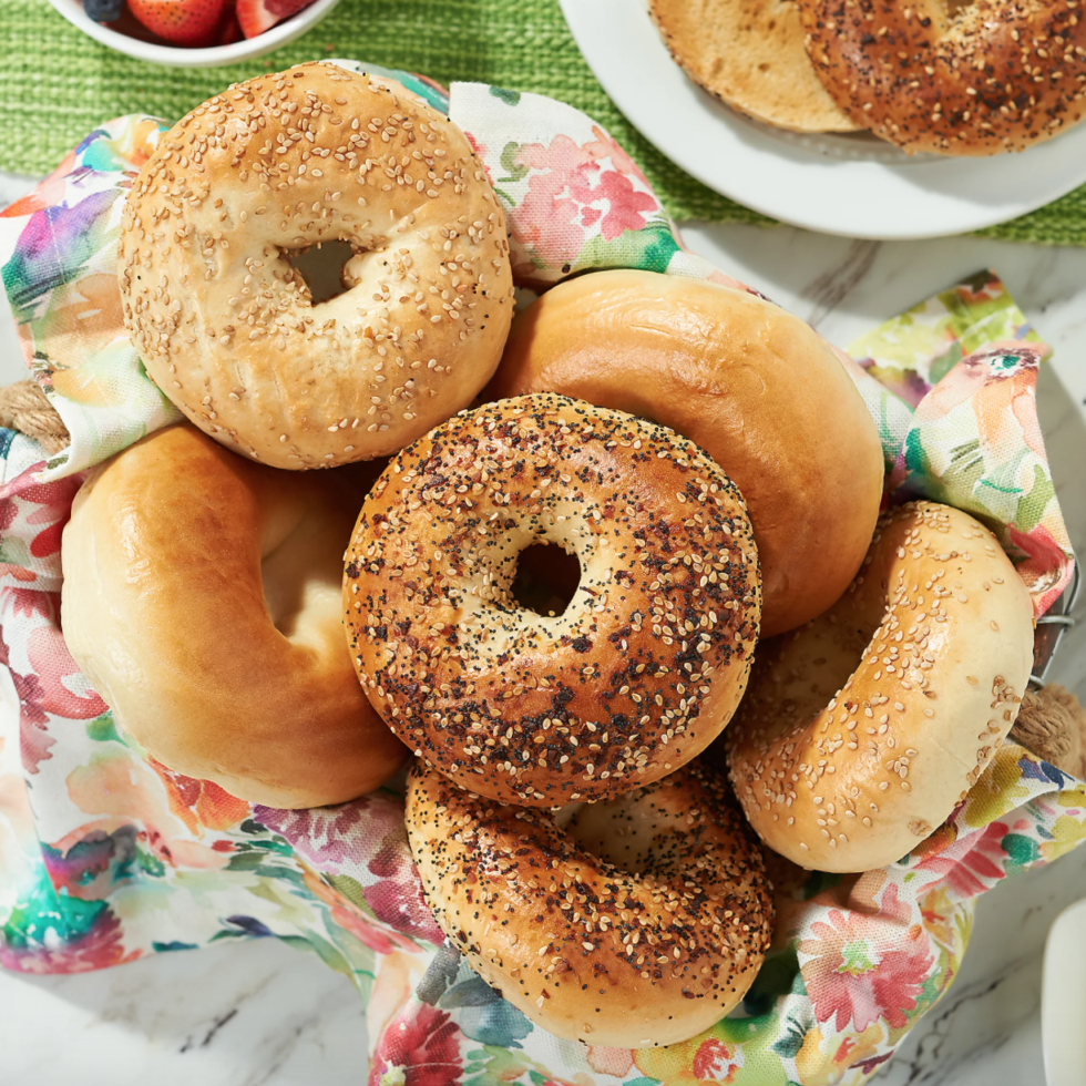 The Best Recipes, Toppings and Accessories To Enjoy A Bagel At Home